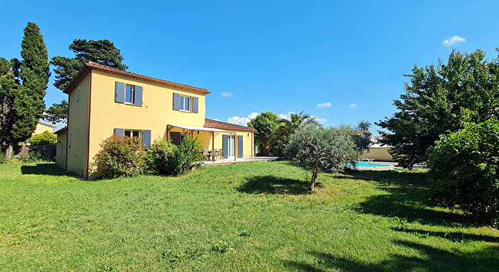 Camaret-sur-Aigues - Maison 5 pièces à vendre
