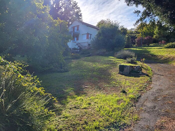 Maison à vendre - Saint-Savin - 9 pièces - 2 chambres