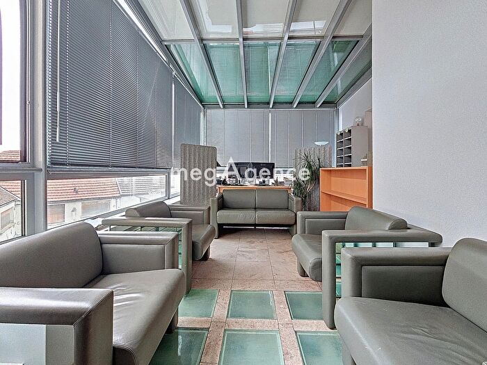 Appartement à vendre - Mantes-la-Jolie, Centre-ville - 9 pièces - 7 chambres