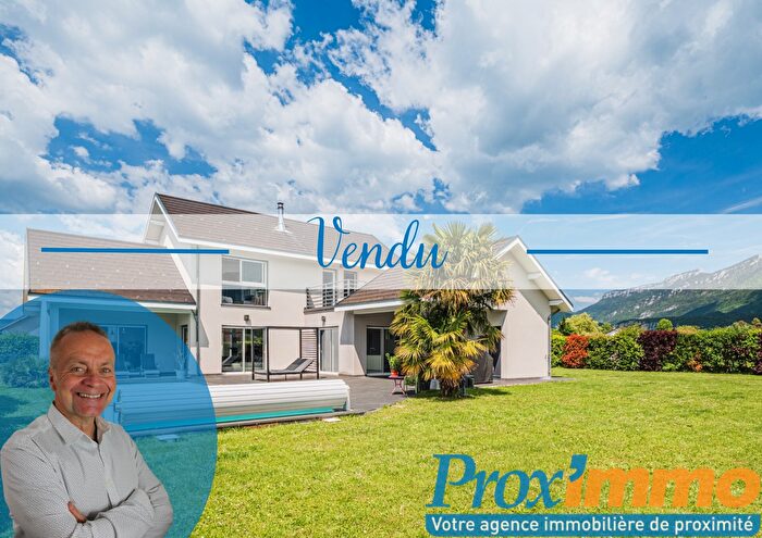 Maison à vendre - Entre-deux-Guiers - 6 pièces - 5 chambres