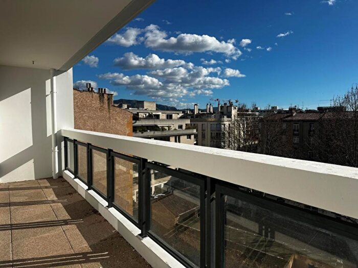 Appartement à louer - Marseille e , Le Camas - 3 pièces - 2 chambres