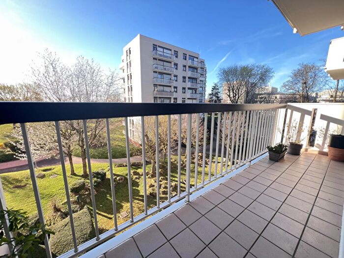 Appartement à vendre - Les Clayes-sous-Bois, Ouest - 4 pièces - 2 chambres