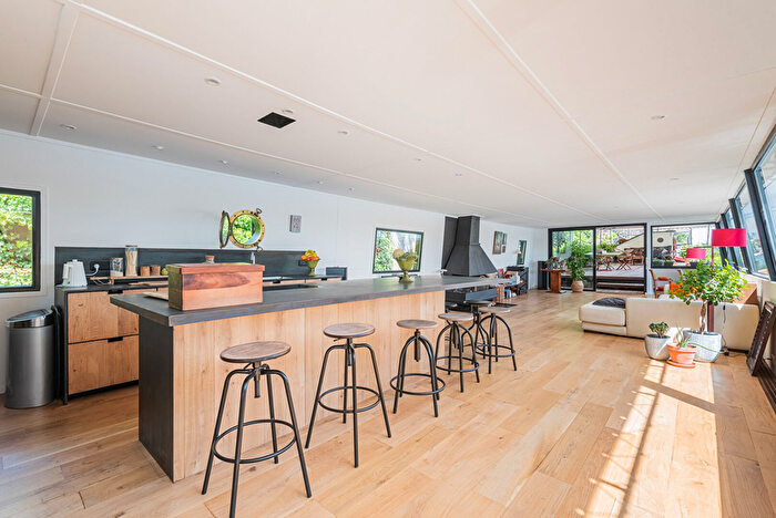 Saint-Cloud, Coteaux, Bords de Seine : Appartement 5 pièces à louer