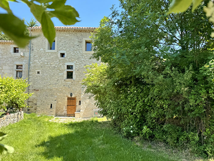 Maison 4 pièces à Montjoux, à vendre