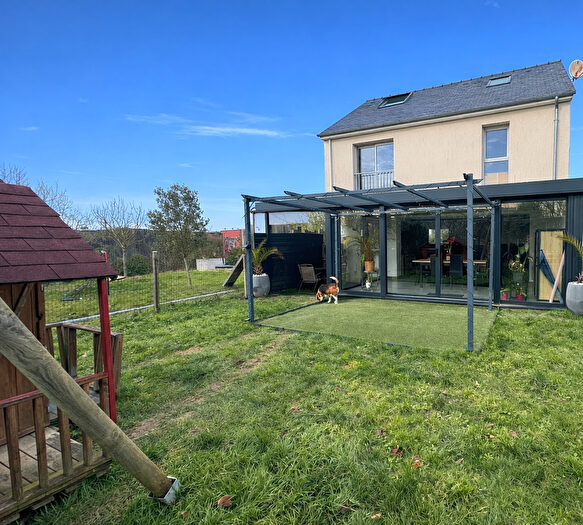 Maison à vendre - Saint-Léger-des-Bois - 6 pièces - 4 chambres