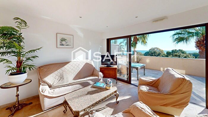 Appartement à vendre - Roquebrune-sur-Argens, Les Issambres, La Vigie, Les Dolmens, Plages, Calanques - 3 pièces - 2 chambres