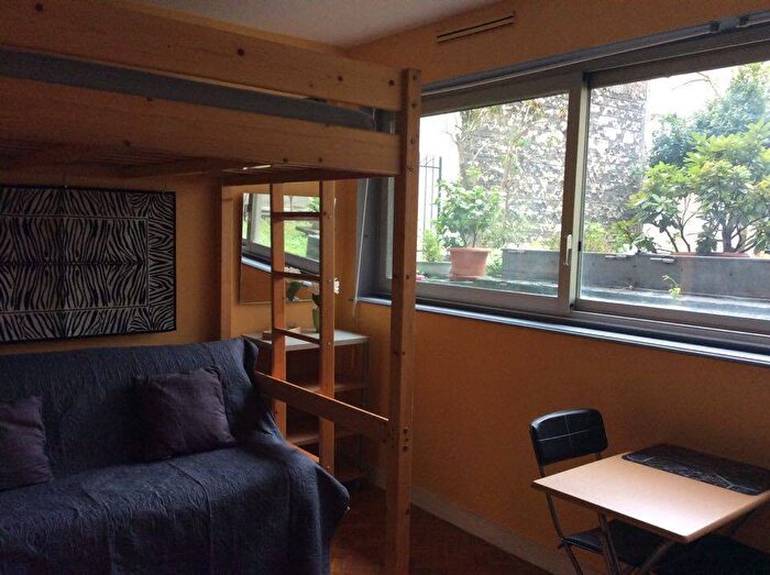 Clignancourt-Jules Joffrin, Paris 18ème arrondissement : Appartement 1 pièce à louer