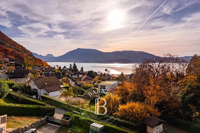 Maison à vendre - Annecy-le-Vieux, Annecy-le-Vieux Est - 8 pièces - 5 chambres