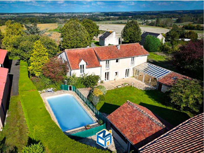 Maison à vendre - Rilly-sur-Vienne - 9 pièces - 5 chambres