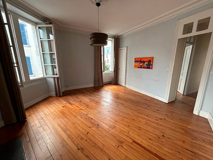 Appartement à vendre - Pau, Centre-ville - 4 pièces - 3 chambres