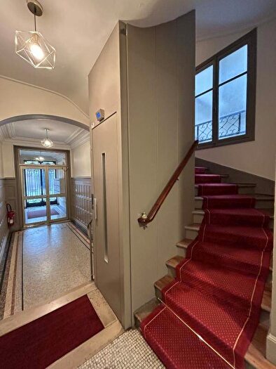 Appartement à louer - Saint Lambert, Paris ème arrondissement - 4 pièces - 2 chambres