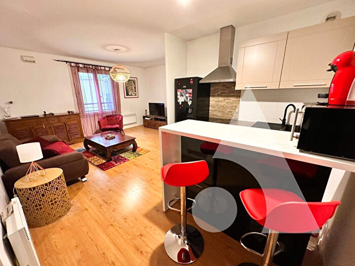 Corbeil-Essonnes, Nacelle, Papeterie : Appartement 2 pièces à louer