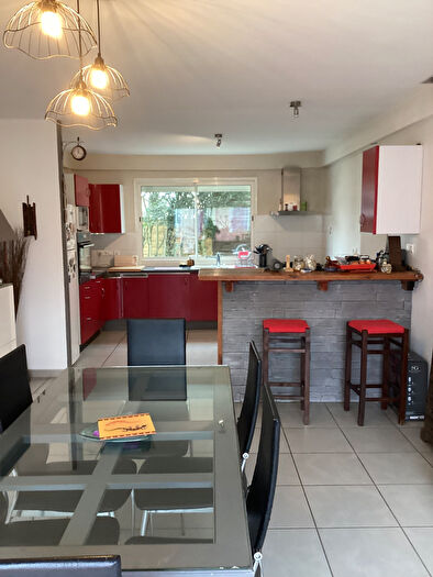 Maisons à vendre et appartements à louer - 1