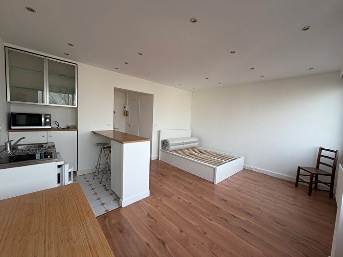 Appartement à louer - Parc dOrléans, Neuilly-sur-Seine - 1 pièce