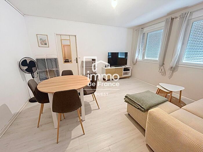 Appartement 2 pièces à Laval, Pavement, à vendre