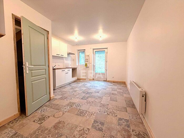 Appartement 2 pièces à louer à Salins