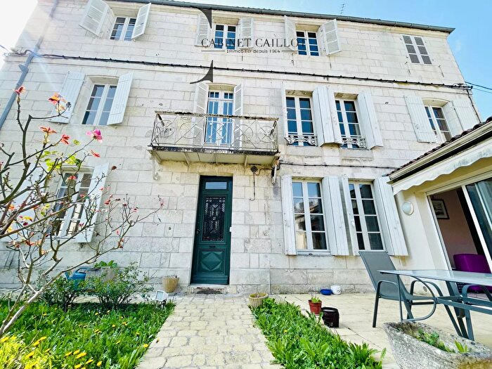 Maison à vendre - Saintes, Centre-ville - 9 pièces - 5 chambres