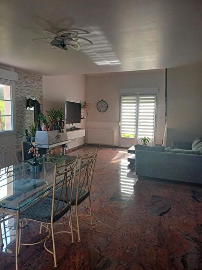 Maison à louer - Deuxville - 7 pièces - 5 chambres