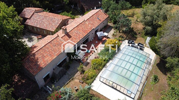 Maison 7 pièces à vendre à La Roche-sur-Yon, Le Bourg sous la Roche