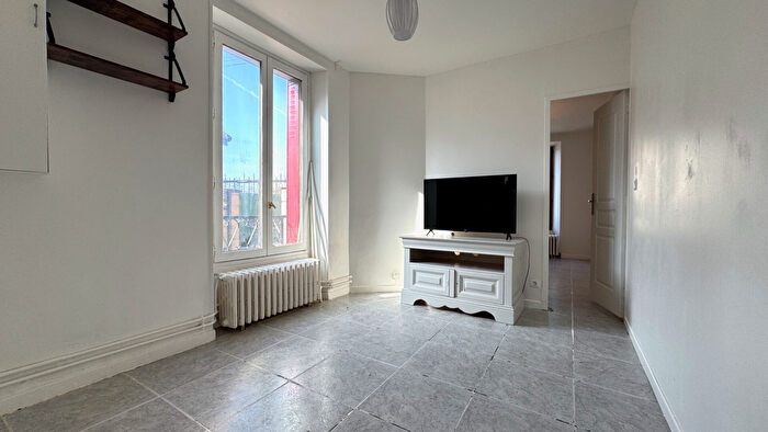 Appartement à louer - Corbeil-Essonnes, Centre Essonnes - 2 pièces - 1 chambre