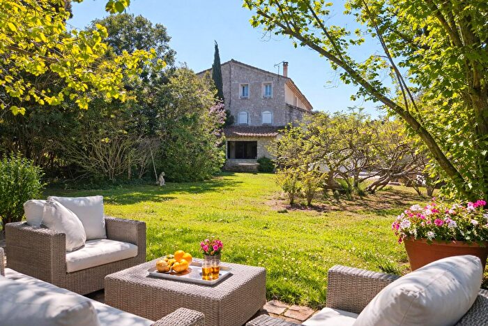 Maison 9 pièces à LIsle-sur-la-Sorgue, Centre-ville, à vendre