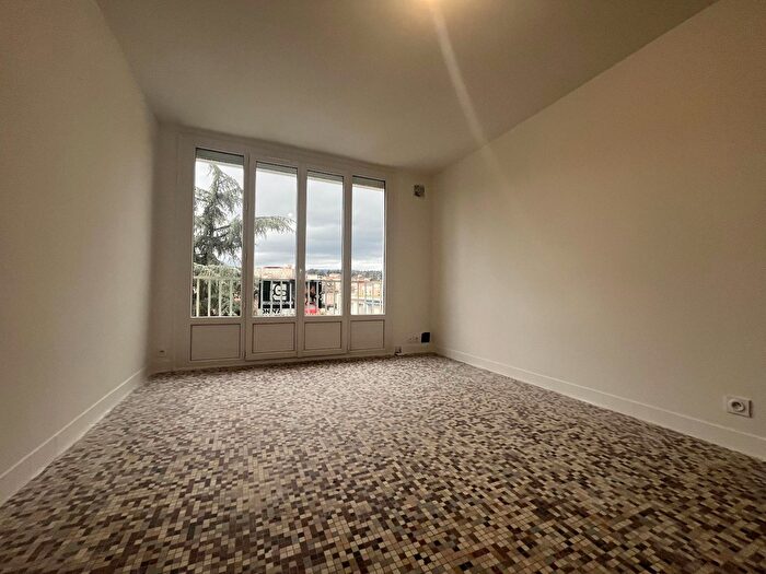 Appartement à louer - Annonay, Centre-ville - 2 pièces - 1 chambre