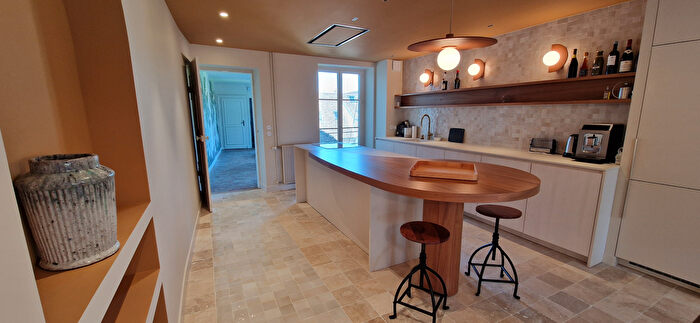 Appartement à vendre - Beaune, Centre-ville - 8 pièces - 4 chambres