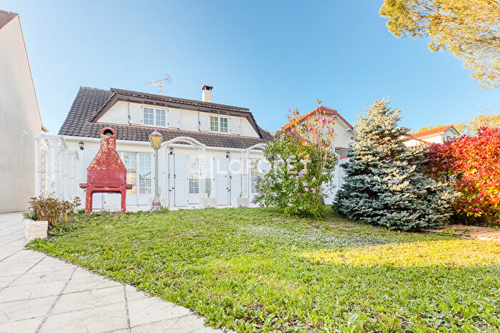 Maison 6 pièces à Pontault-Combault, à vendre