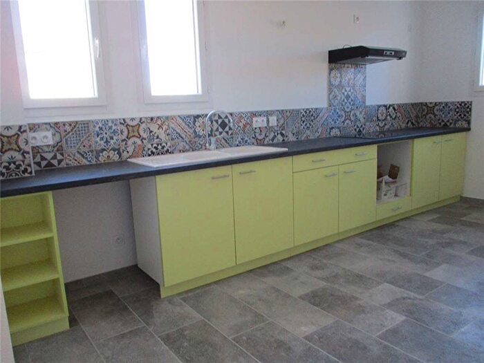 Appartement à louer - Vaison-la-Romaine - 3 pièces - 2 chambres