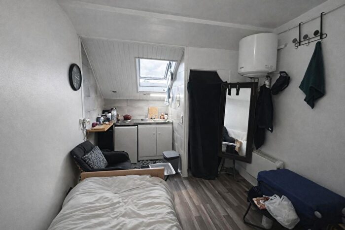 Appartement à vendre - Rambouillet, Centre-ville - 2 pièces - 1 chambre