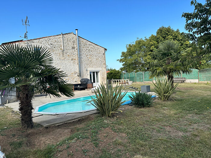 Maison à vendre - Rétaud - 5 pièces - 3 chambres