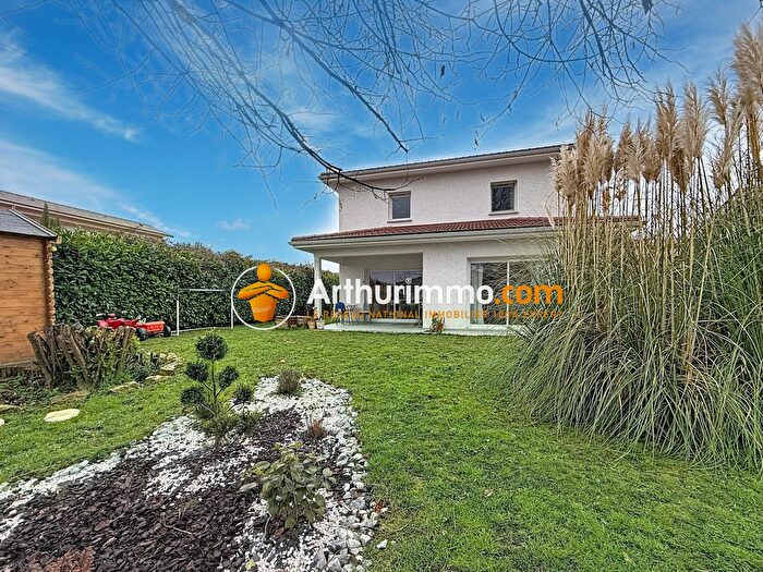 Maison à vendre - Bourgoin-Jallieu - 5 pièces - 4 chambres