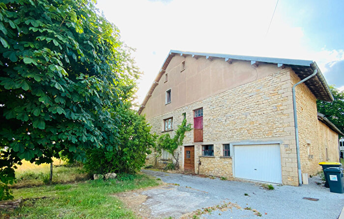 Montrond-le-Château : Maison 8 pièces à vendre
