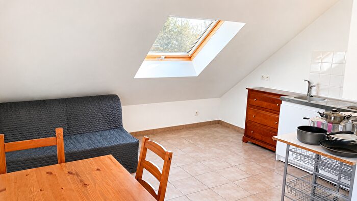 Appartement 1 pièce à louer - Plaisir, Centre-ville, Château