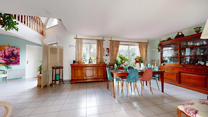 Maison 6 pièces à Noiseau, à vendre
