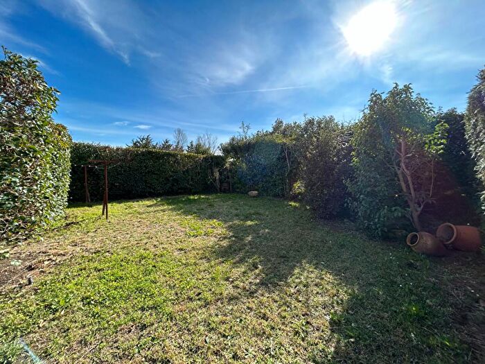 Maison à vendre - Pélissanne - 6 pièces - 5 chambres