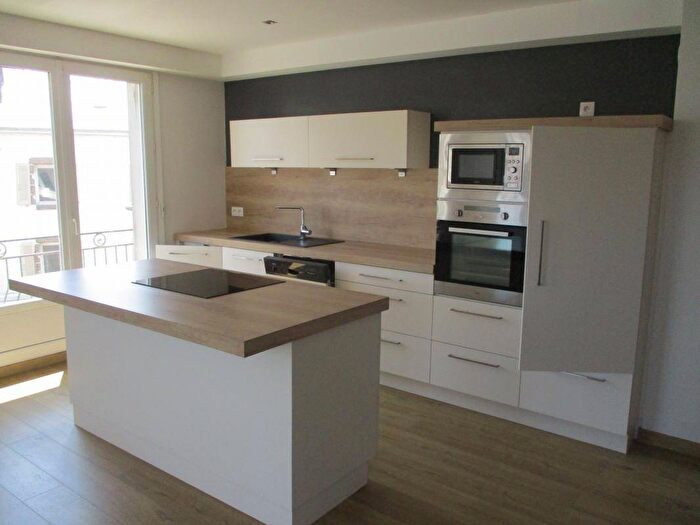 Appartement à louer - Ploudalmézeau - 4 pièces - 3 chambres