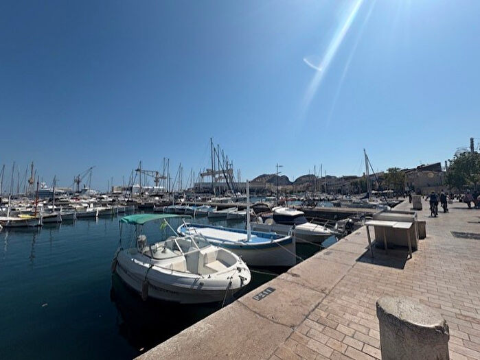 Appartement à louer - La Ciotat, Centre-ville - 1 pièce