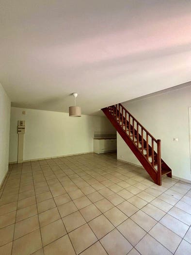 Rive Droite-Apport Paris Gare, Corbeil-Essonnes : Appartement 3 pièces à louer