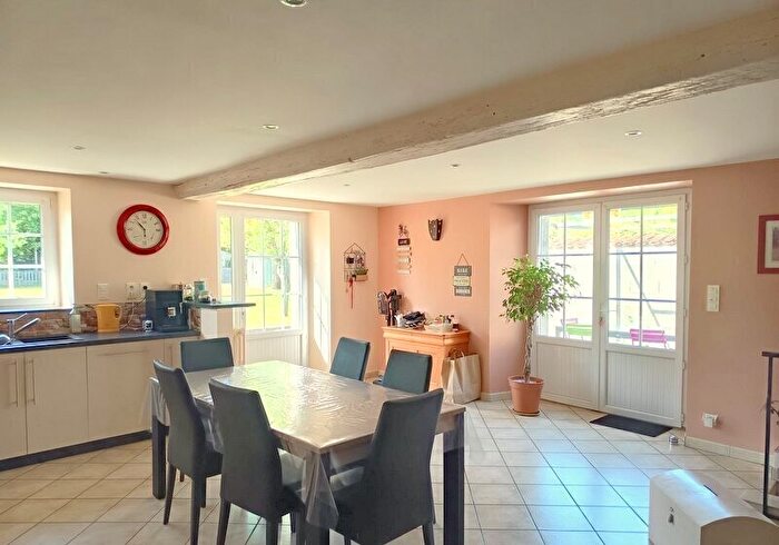 Maison à vendre - Chantonnay - 5 pièces - 3 chambres