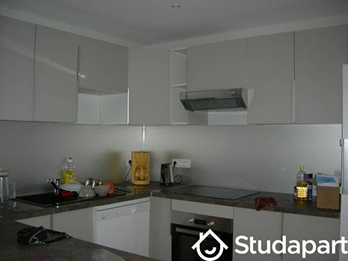 Centre Ville, Perpignan : Appartement 1 pièce à louer