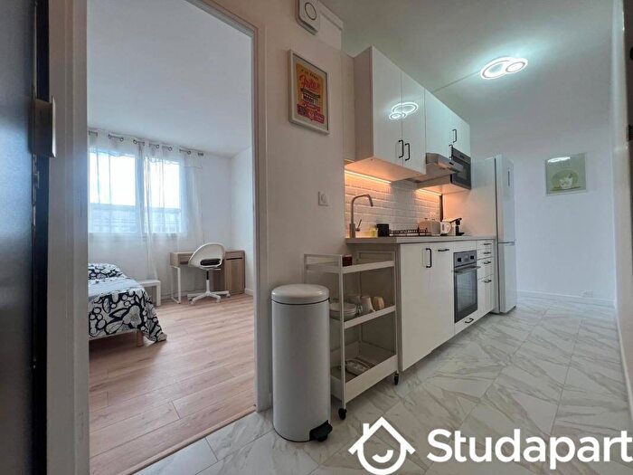 Victor Hugo-République, Clichy : Appartement 1 pièce à louer