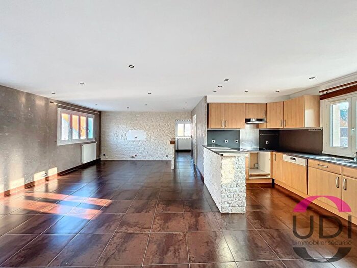 Appartement à vendre - Champcueil - 4 pièces - 3 chambres