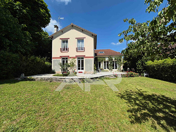 Maison 8 pièces à vendre à Chatou, Est