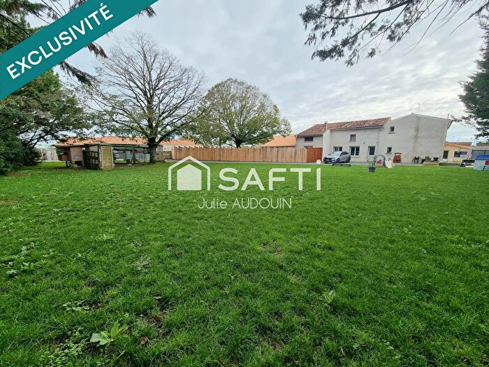 Maison à vendre - Bignay - 8 pièces - 5 chambres