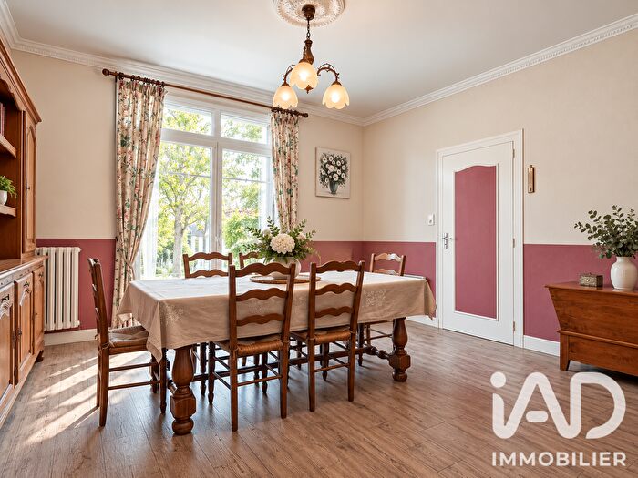 Saint-Laurent-de-Céris - Maison 9 pièces à vendre