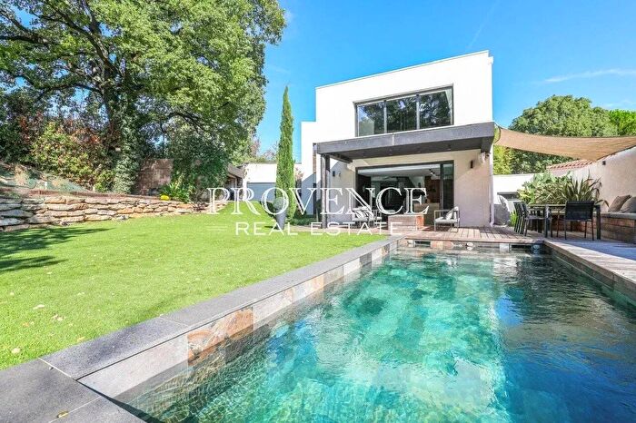 Maison à louer - Les Caillols, Marseille ème - 4 pièces - 3 chambres