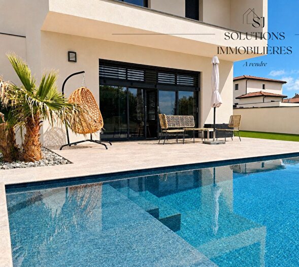 Maison 5 pièces à Roussillon, à vendre