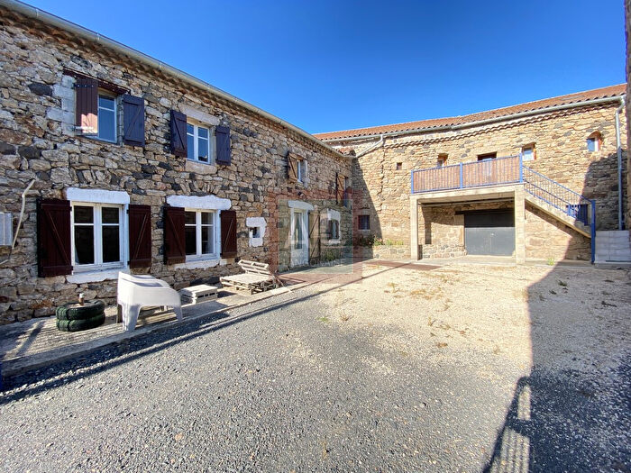 Maison à vendre - Lespéron - 8 pièces - 6 chambres