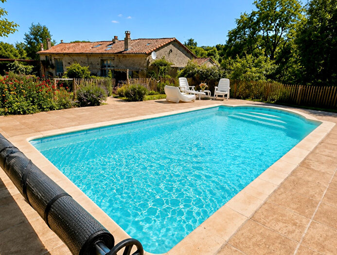 Maison 12 pièces à vendre à Chef-Boutonne
